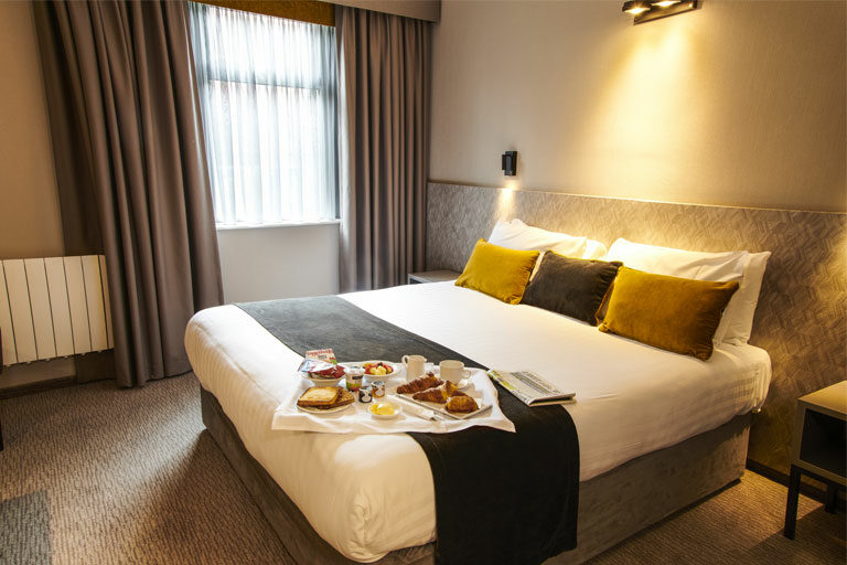 Hotel in Rochdale, Greater Manchester - The Royal Toby Hotel